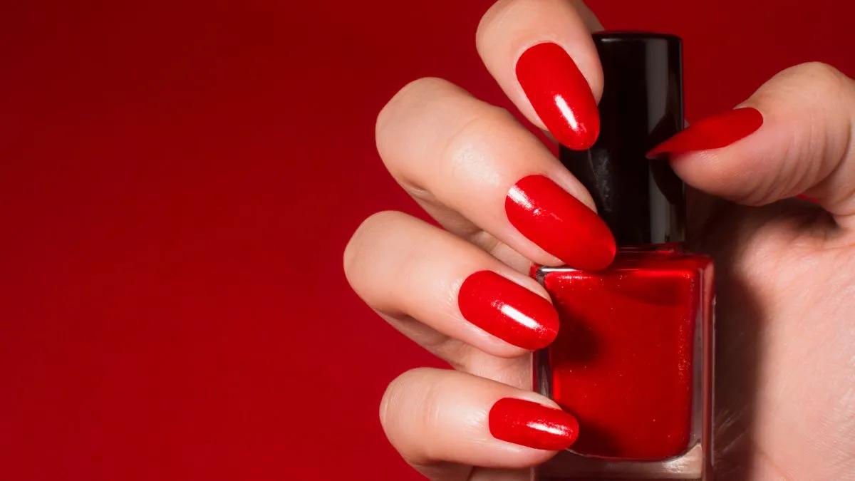 Uñas Esculpidas Rojas: Un Toque De Elegancia Y Poder | Doctor Online